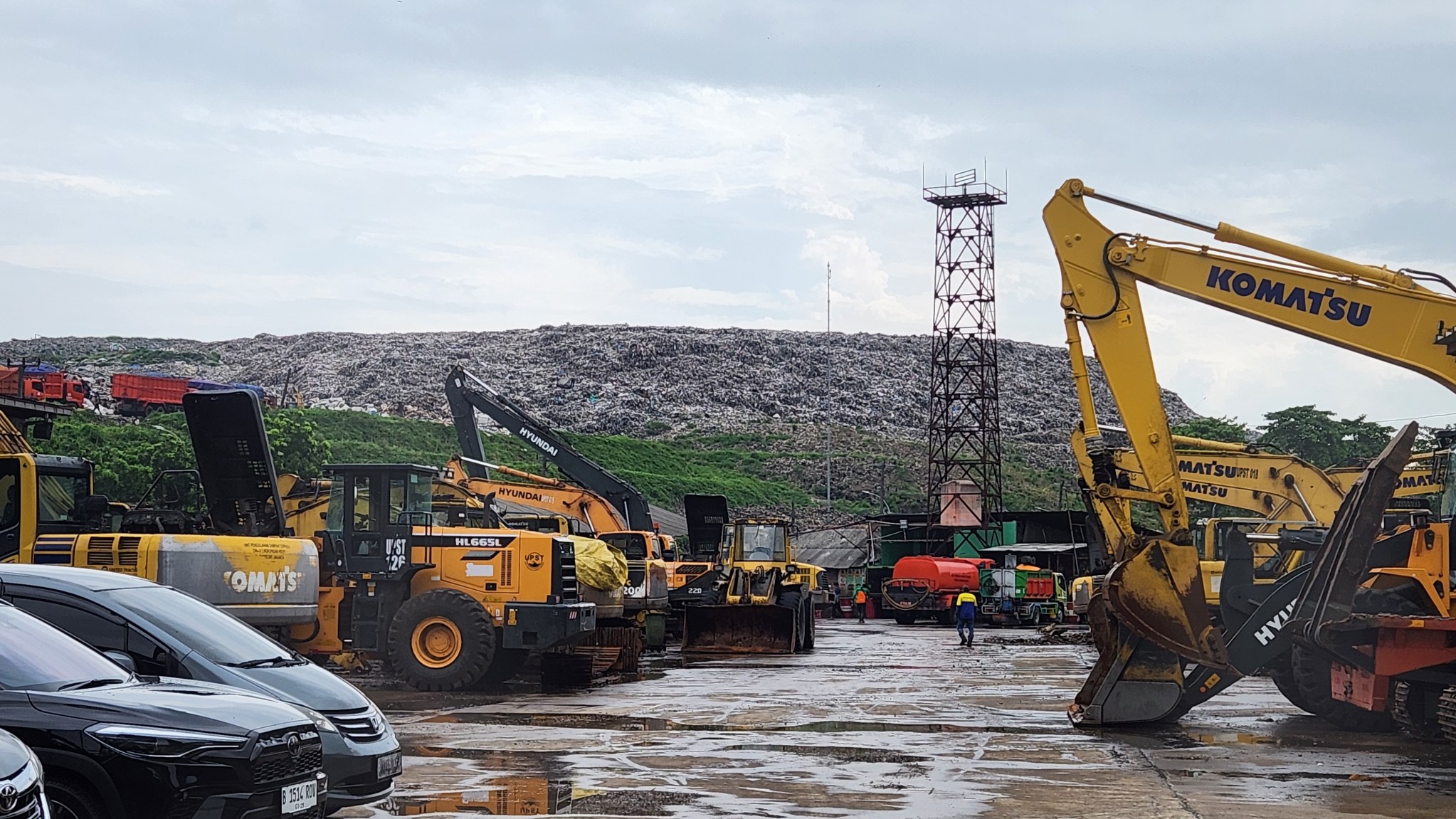 Our visit to Bantar Gebang! – The Binusian